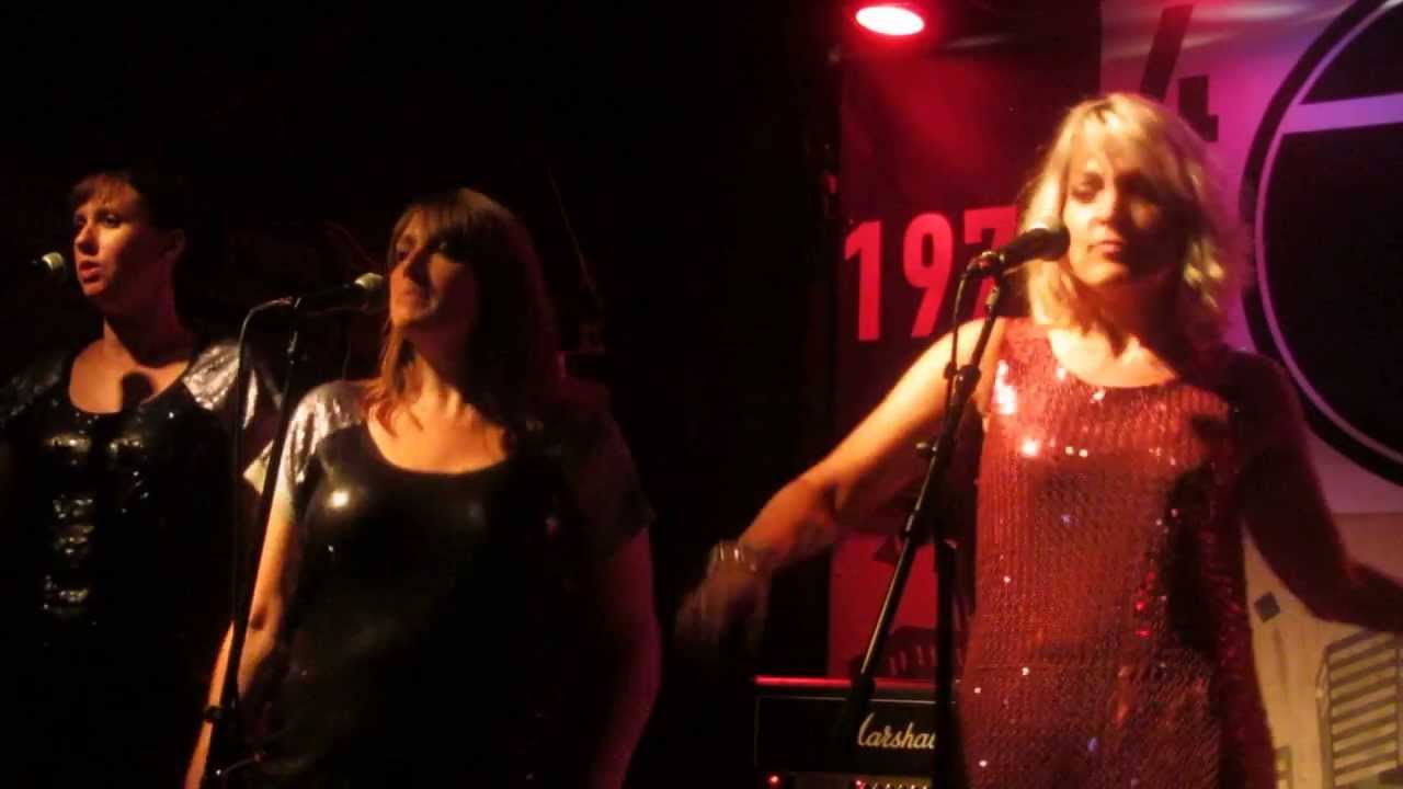 Jenny Dee And The Deelinquents - Don't Tell Me - Live @ TT The Bear's ...