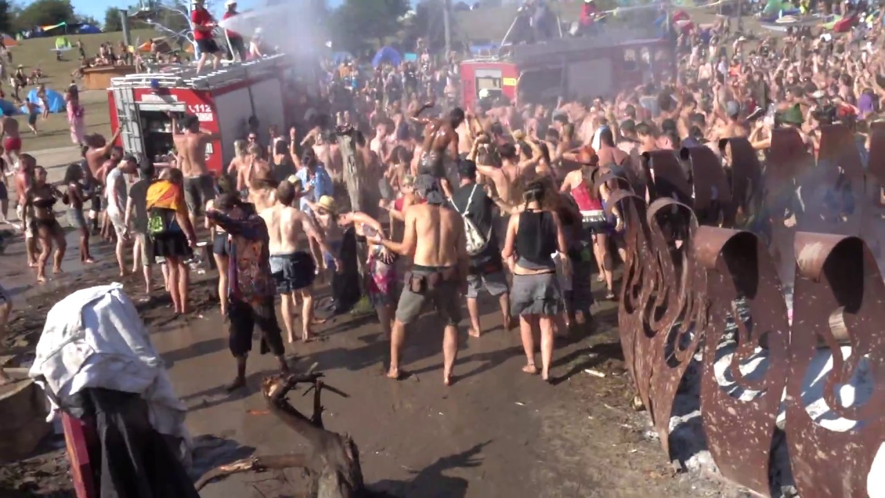 OzOra 2018 is having fun with water - YouTube