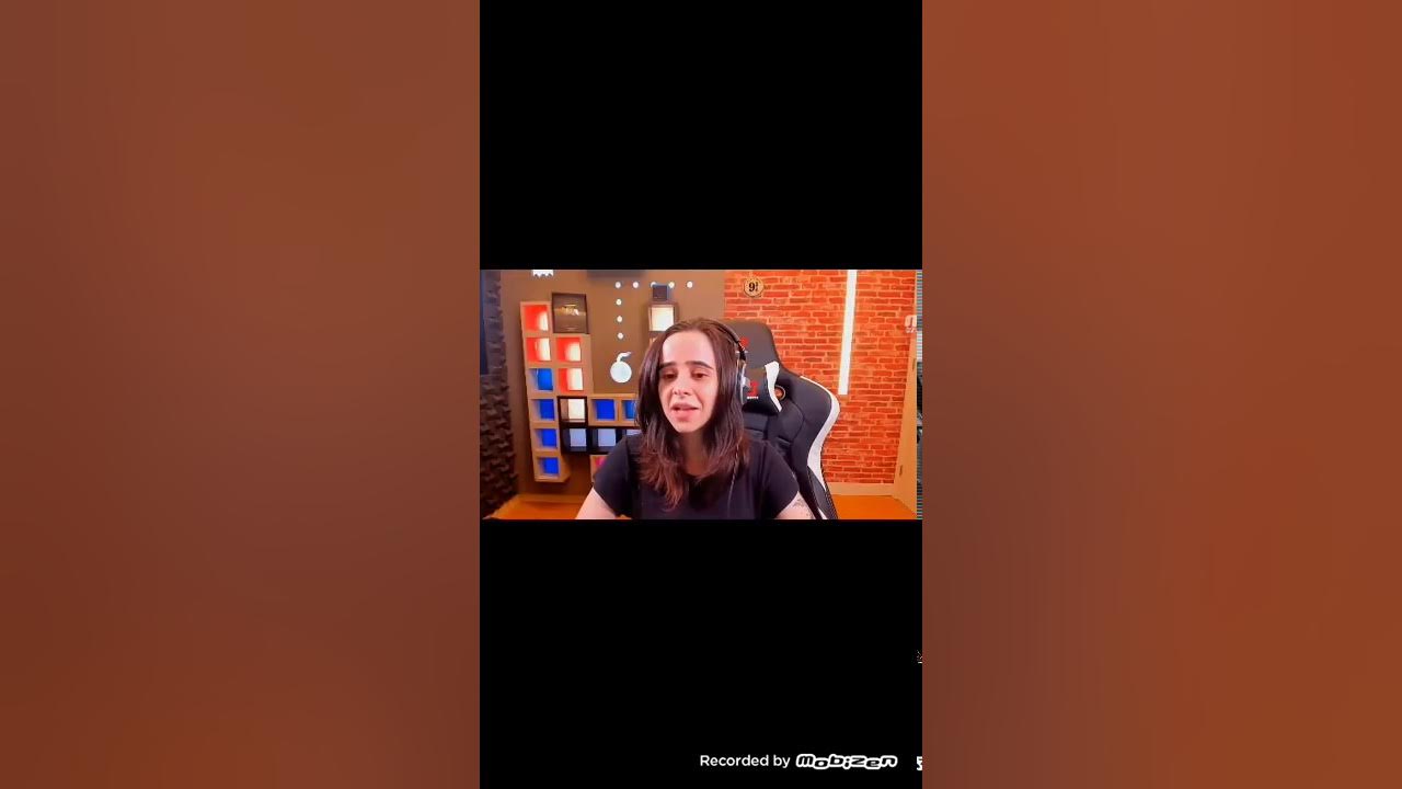 moonkase jogando among us no roblox - YouTube