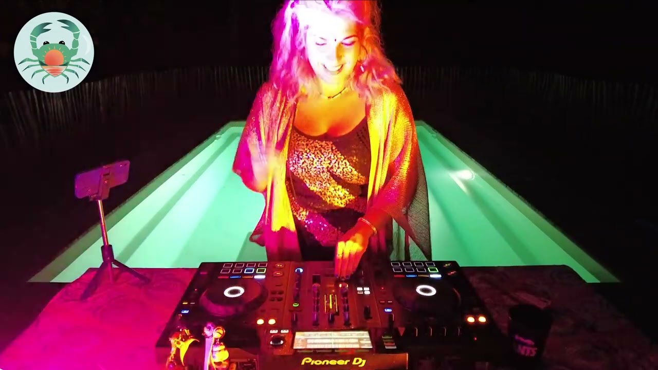 Laura le Crabe- Fire Pool Party (Electro-Dance) /💧 [ESSENCE]🔥 - YouTube