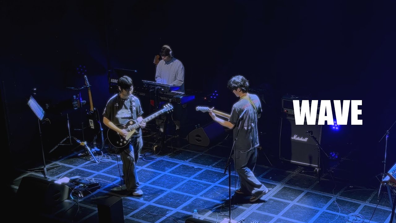 찬민(CHANMIN) - 파도 l Live at Azit - YouTube