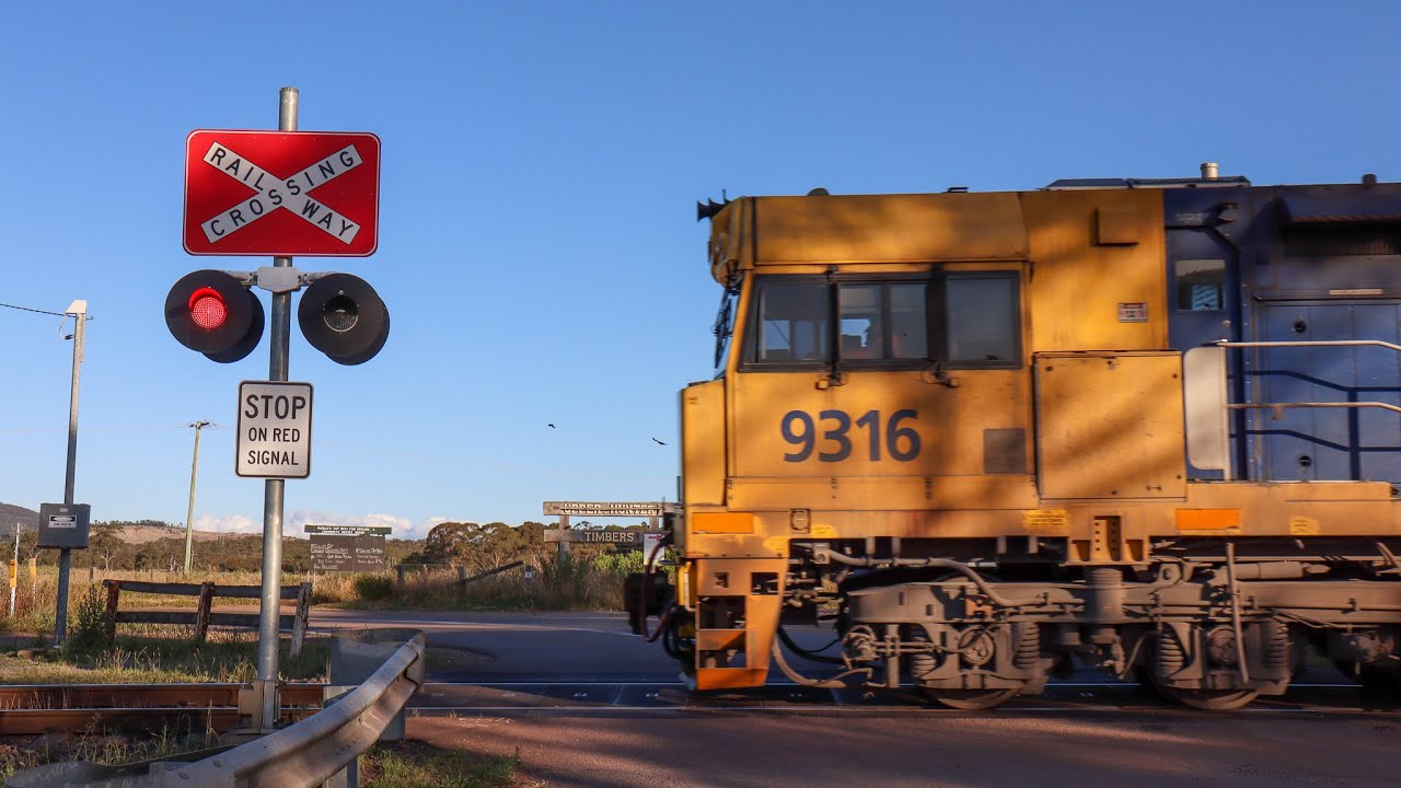 Sandy Creek Road, Muswellbrook, NSW | ARTC Railway Crossing - YouTube