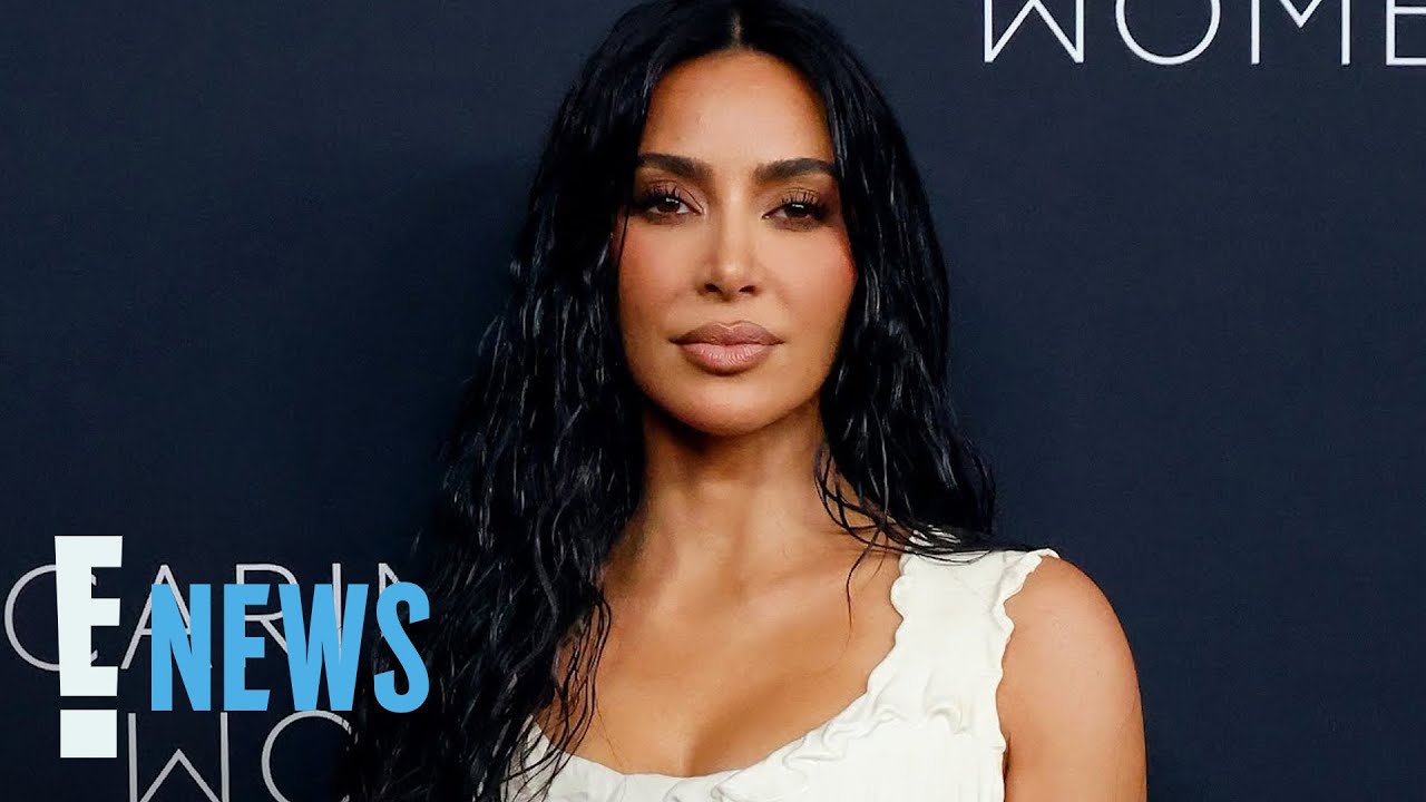 Kim Kardashian Shuts Down Runway at Paris Fashion Week | E! News - YouTube