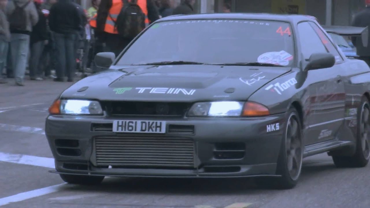 Autosaurus R32 GTR | HD - Long version - YouTube