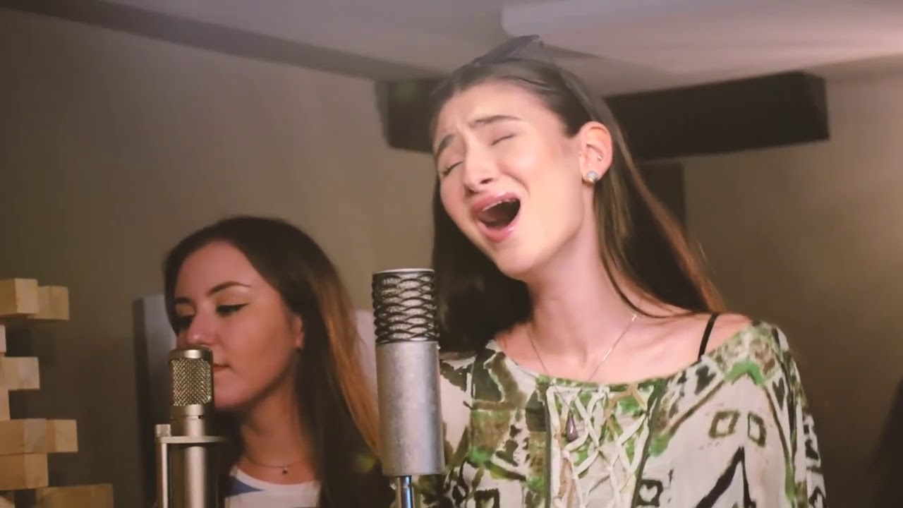 Laura Maier Flying Over Varianta Intreaga Acustica - YouTube