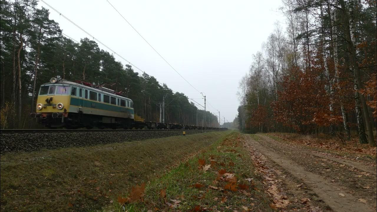 EU07-241 klasyk z platformami jesienną porą - YouTube