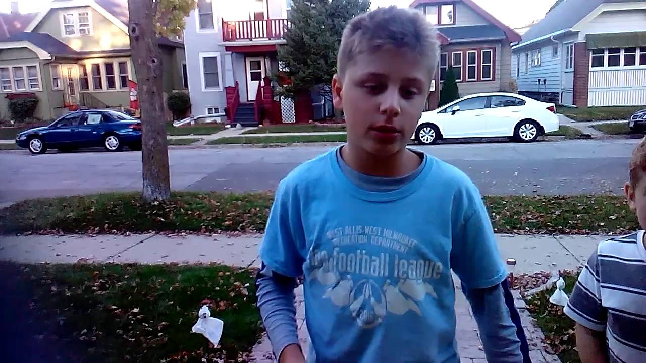 He hit me hard (WARING BLOOD) - YouTube