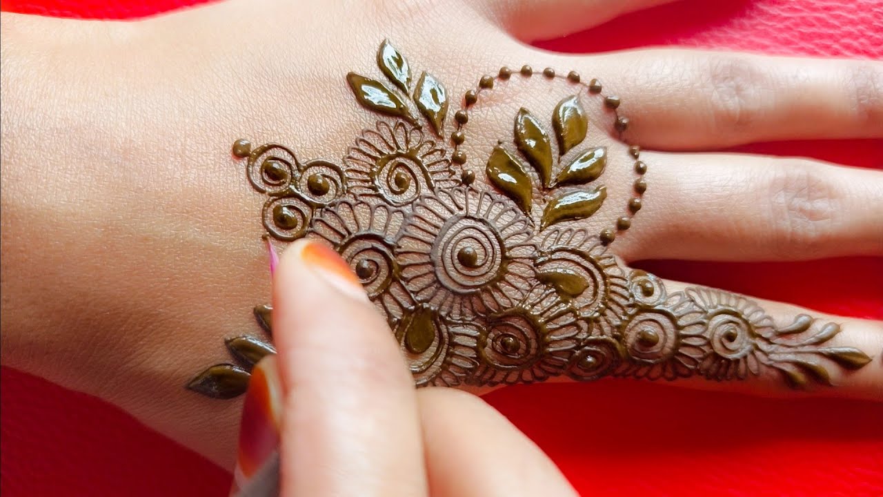 Trending Back Hand Mehndi Design With 3D Mehndi Elements for back hand ...