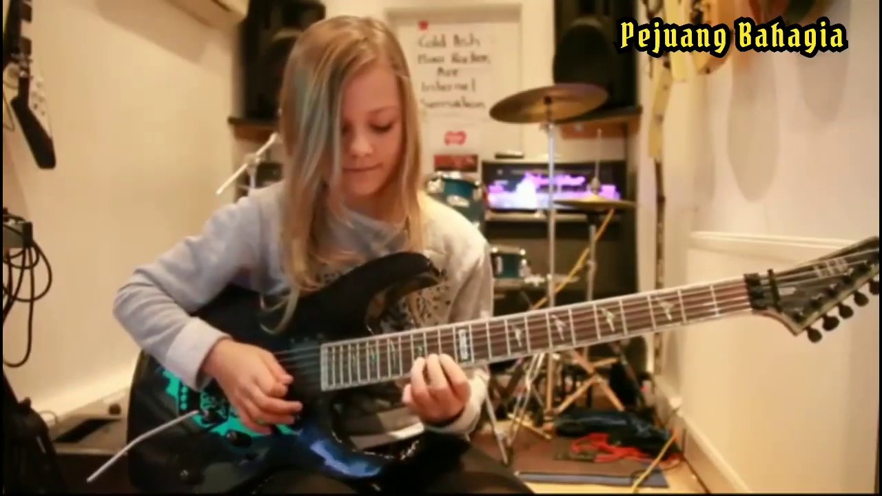 Canon Rock - Cover By Laura || anak cewek jago main gitar melodi - YouTube