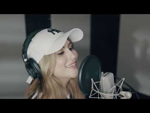 Aynur Aydın- Herşeyimsin Beşiktaş (Official Video)