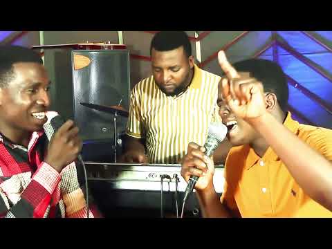 IMANA IJYA KUNDEMA NTAWE COVER OF MOVING choir BY FELIX 