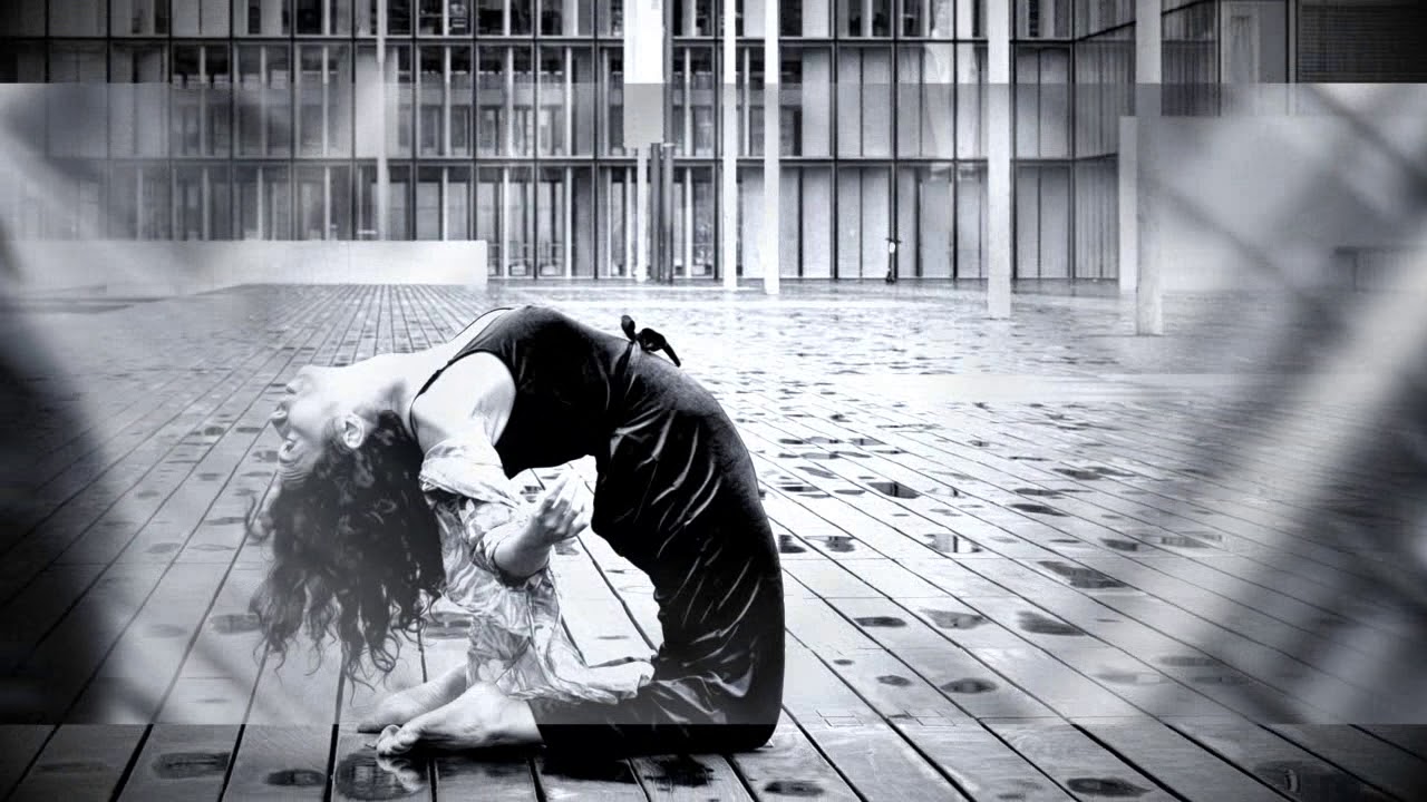 Dance around the BNF : Mirabela Vian by Pierre-Alain Photo - YouTube
