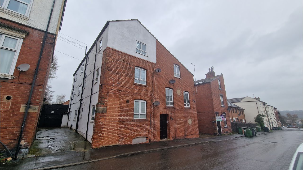 Devon Road - 2 Bedroom Apartment - Leeds - YouTube