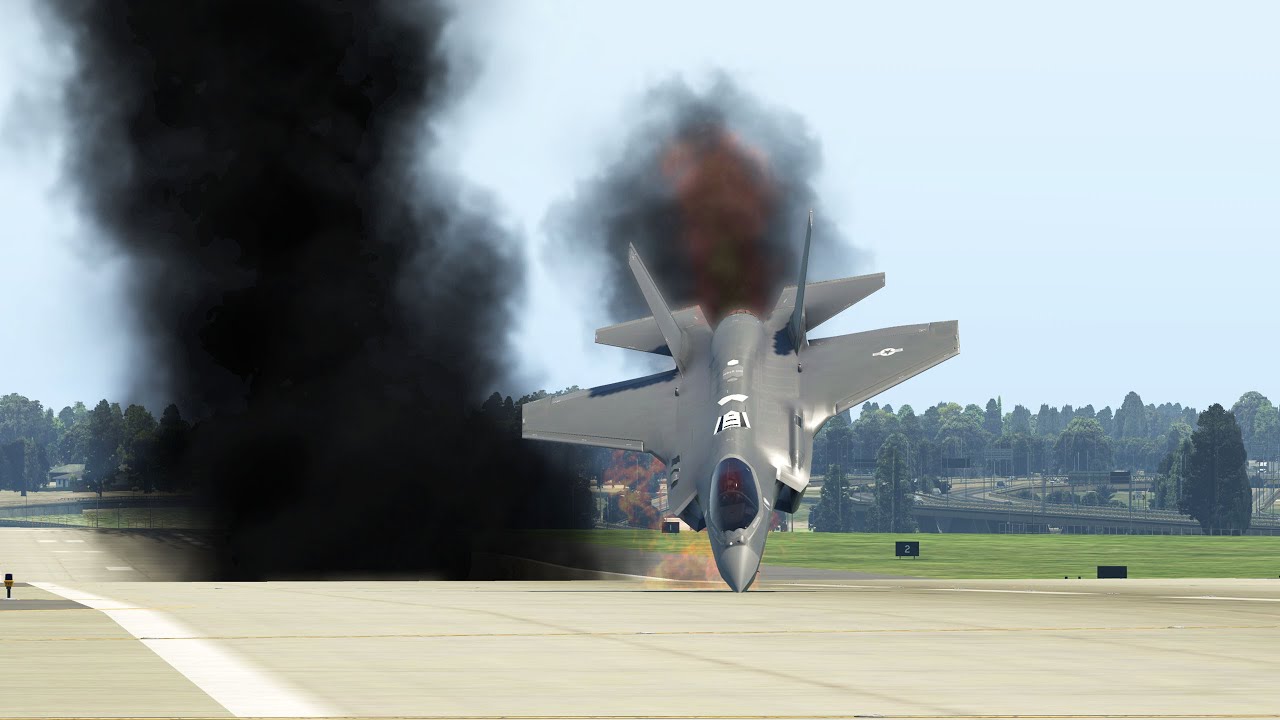 Plane's Emergency Landing After Engine Fire - YouTube
