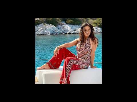 Turkish Actress Nurgul Yesilcay latest amazing Beautifull cute images of real life and drama