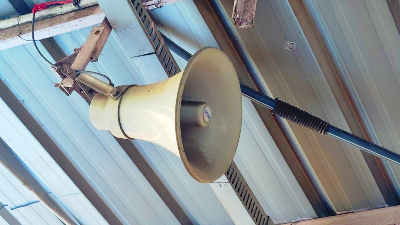 CHITRAKOOT EXPRESS Clear Train ANNOUNCEMENT at Kanpur Central - YouTube