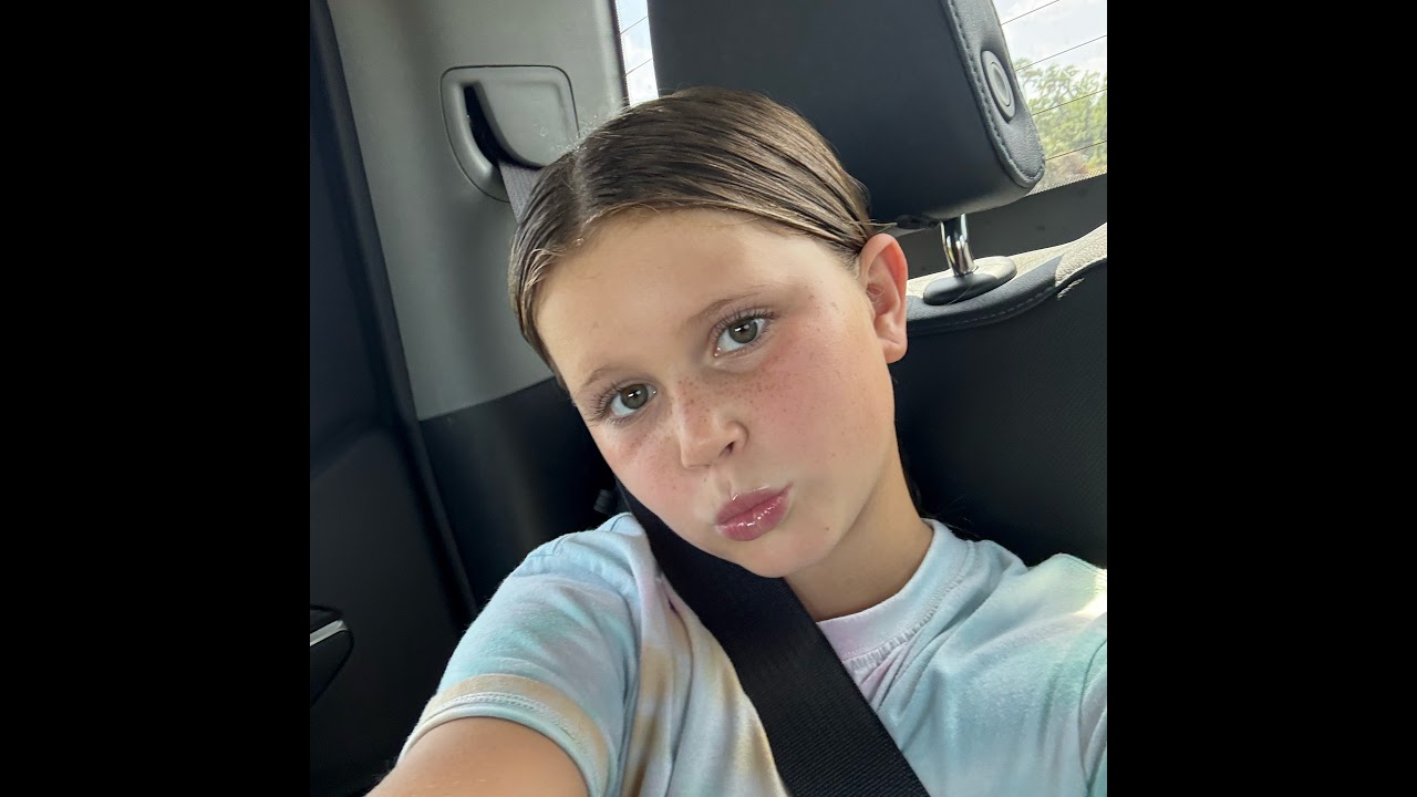 AVERY DUNN is live! - YouTube