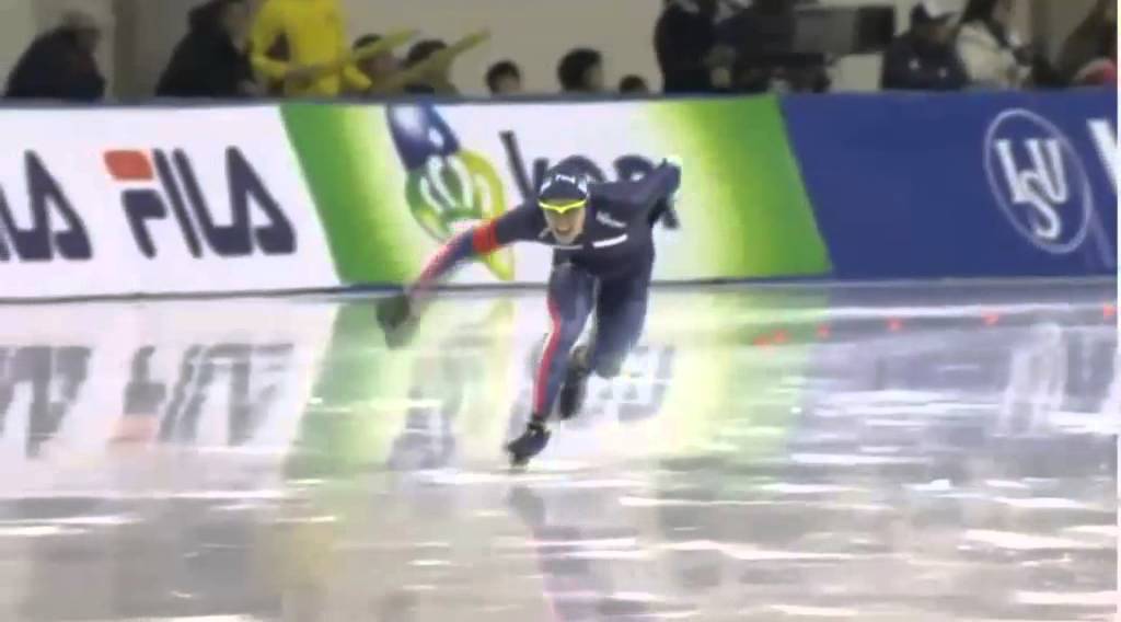 Wardrobe malfunction in speed skating at ISU World Cup 2014/2015 - YouTube