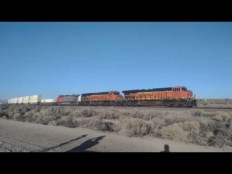WB BNSF Domestic Intermodal/Port Stack Train With Fake Warbonnet In Hodge Ca! #bigbossrailfanner ...