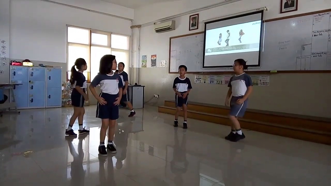 Zumba 3 Grade Trimulia Elementary School Bandung - YouTube