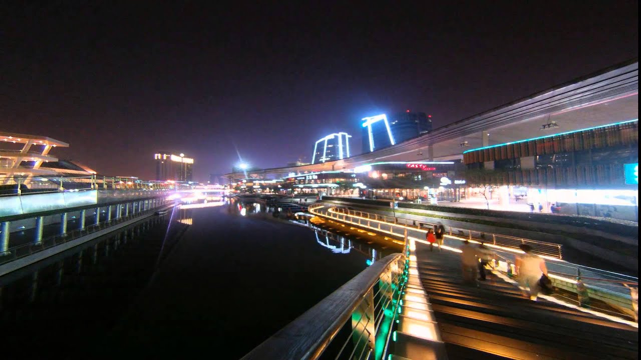 Times Square Suzhou, China Time Lapse - YouTube