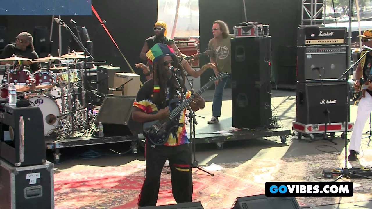 Steel Pulse Performs "Rally Round" at Gathering of the Vibes Music ...