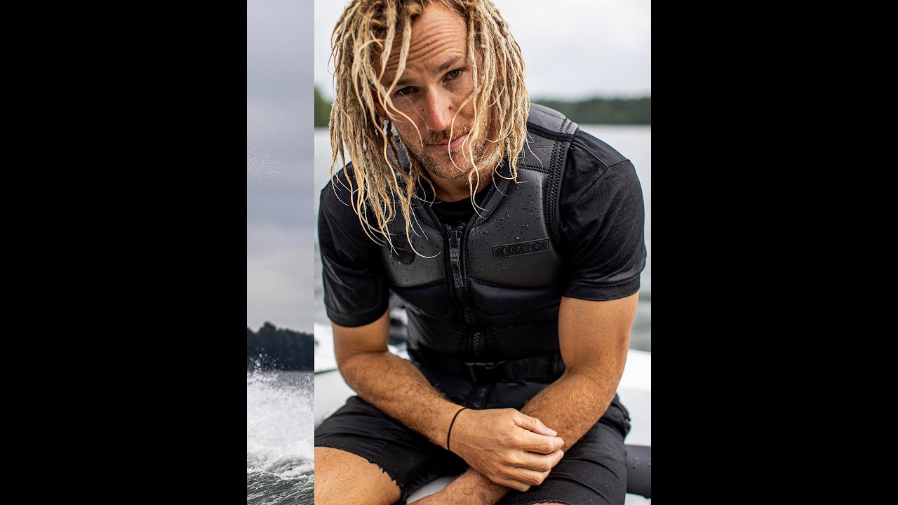 Alex Graydon American in Australia - YouTube