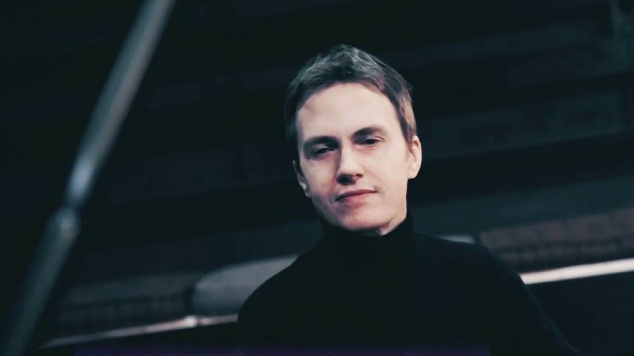 Portrait - Alexandre Tharaud, une leçon de piano - YouTube