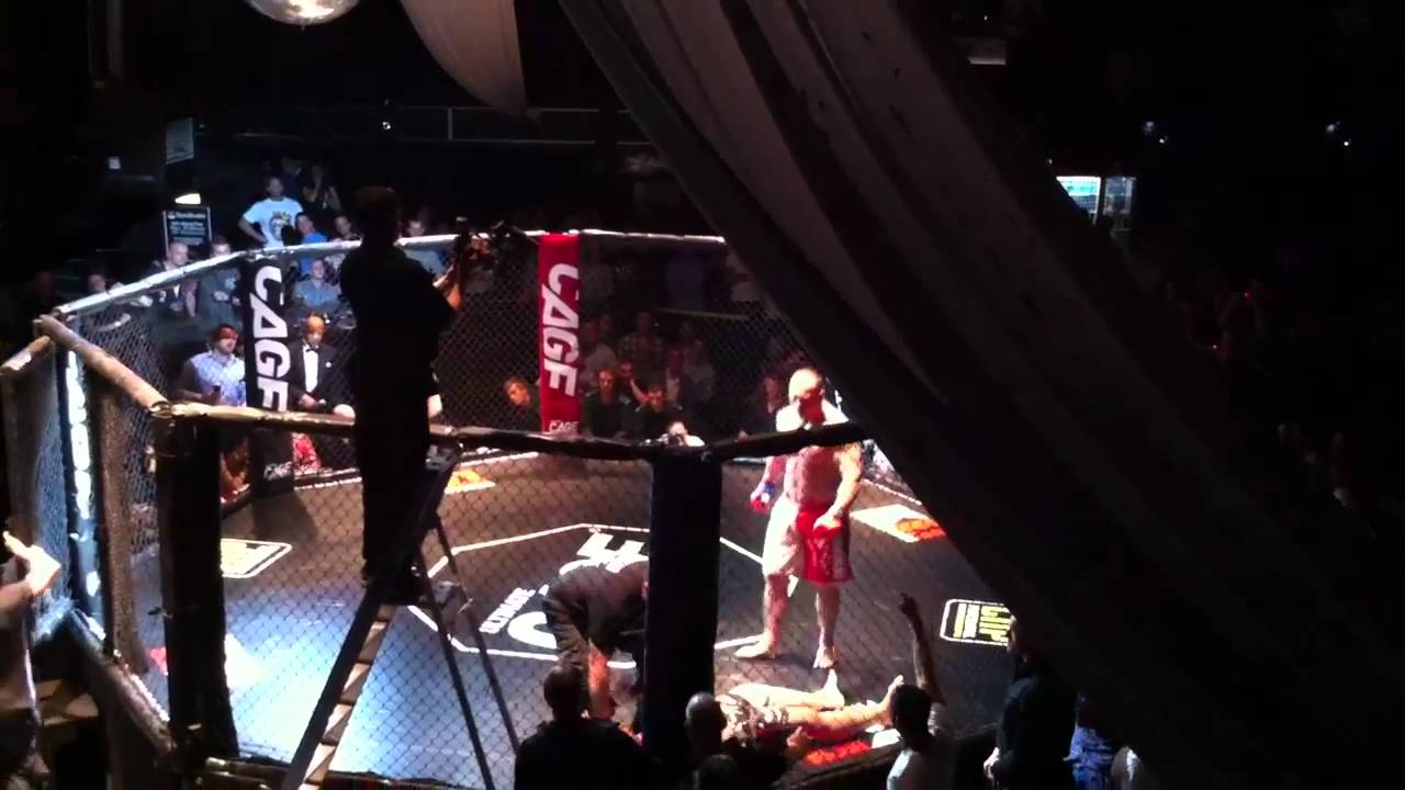 Blackpool cage fight - YouTube