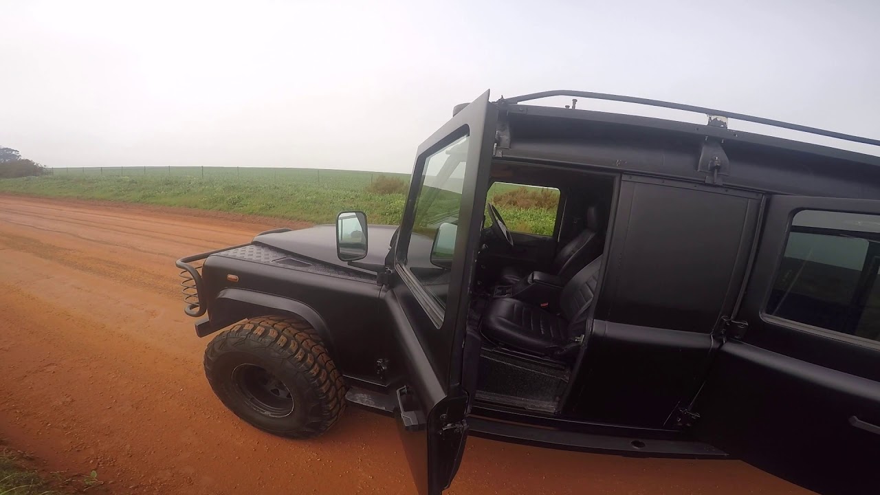 Land Rover Defender - Stretch - YouTube