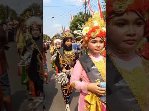 karnaval agustusan tema baju adat indonesia #shorts #pakaianadat #pawai #hutri78 #viral #trending