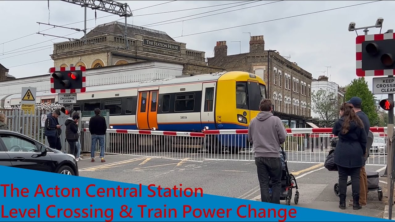 The level crossing and Train power change @Acton Central Station ...