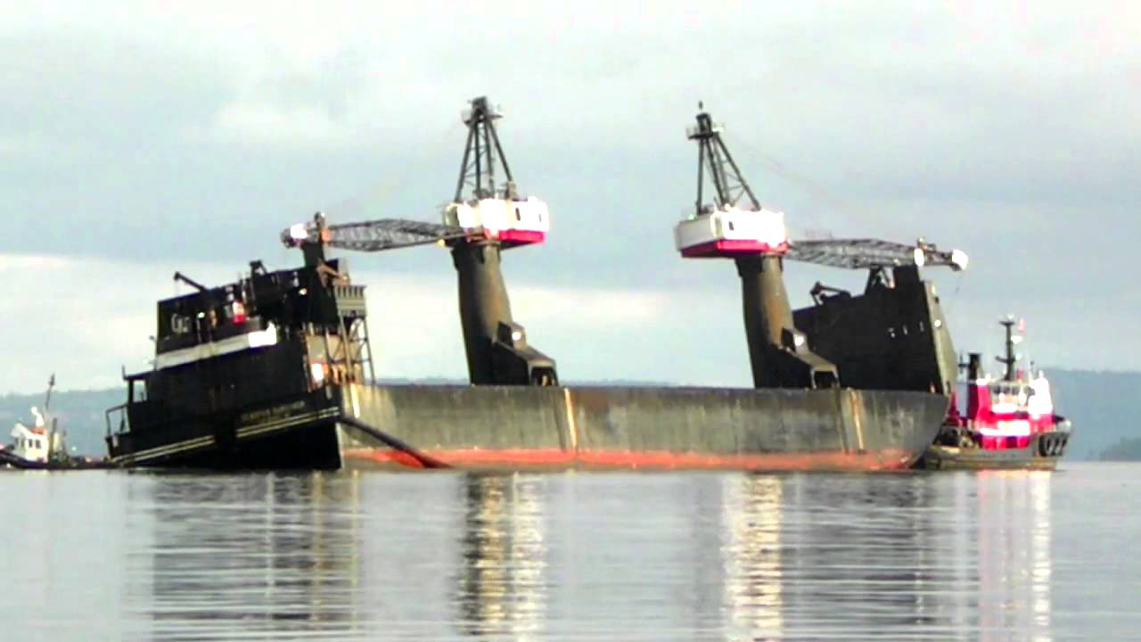 Log Barge Seaspan Commodore Ladysmith BC Vancouvwer island - YouTube