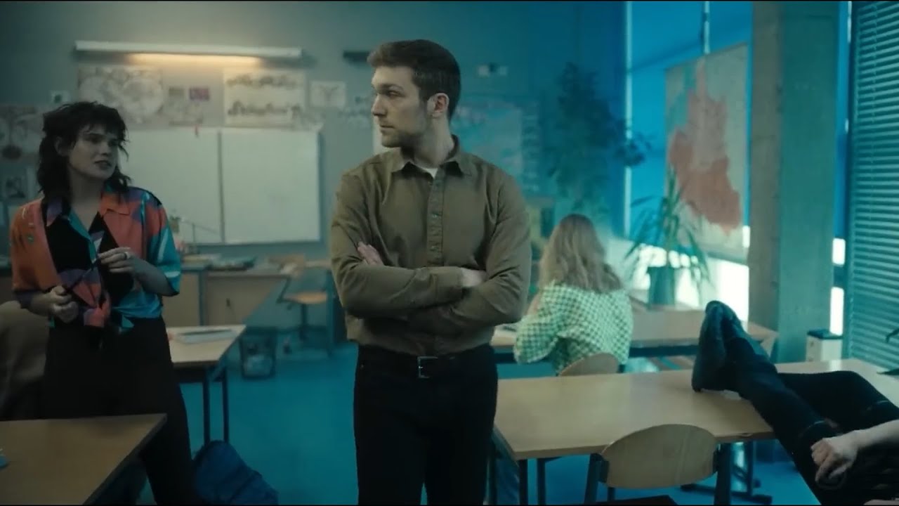 College students mess with their teacher and they don't know he is an ...