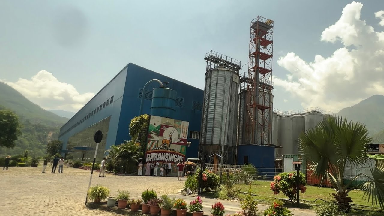 | BaraSinghe Night Escape | Cousins Trip Vibes | - YouTube