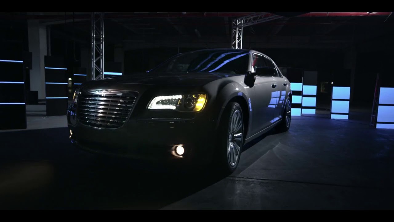 Chrysler 300C THE PERFORMER TV Commercial - YouTube