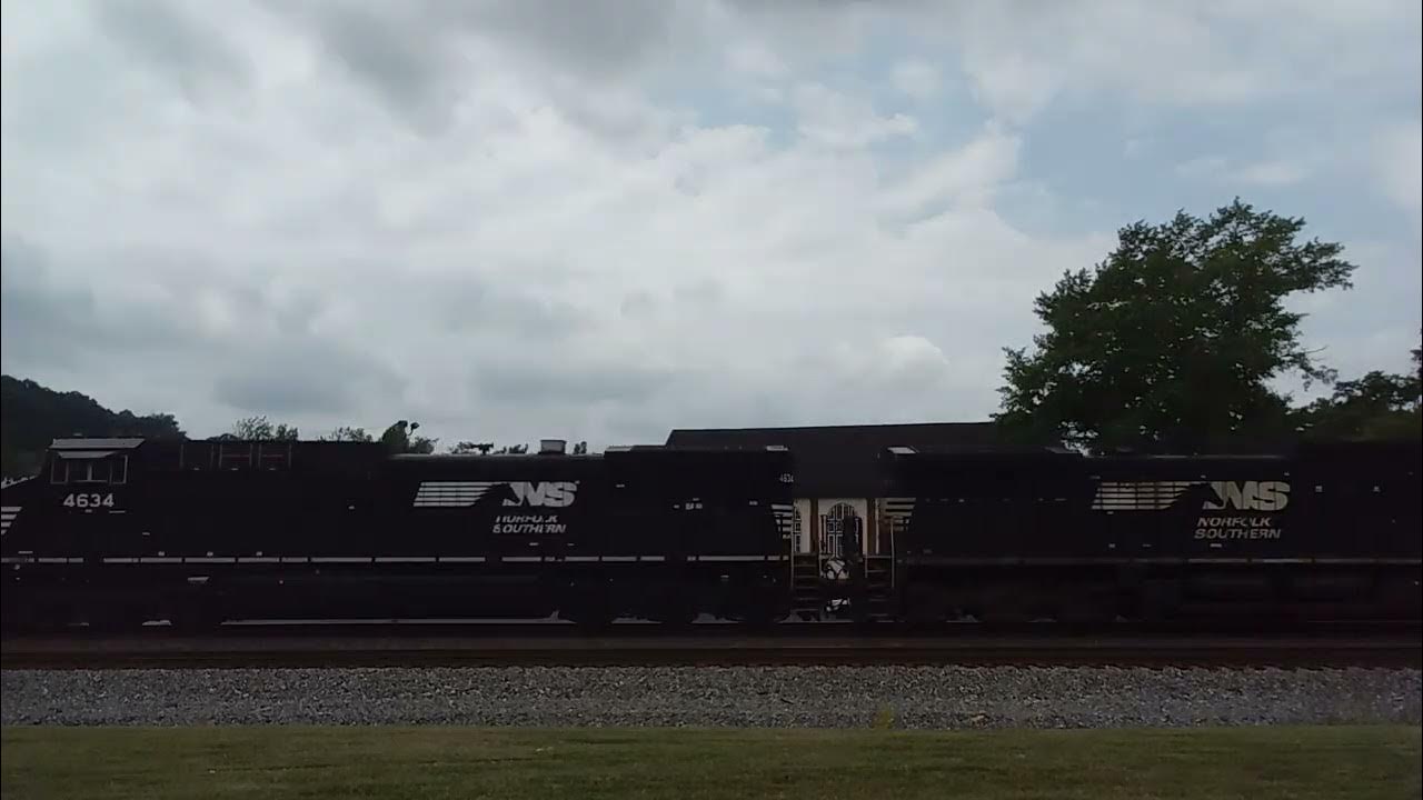NS 4111 Leads 45R Through Lindale (5/31/23) - YouTube