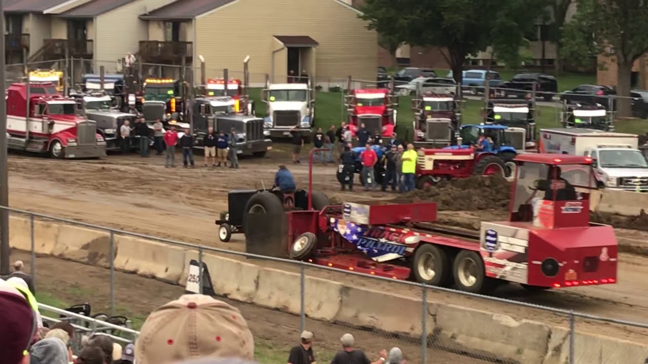 BILLY BOB JR JR JR IS FLYING - YouTube