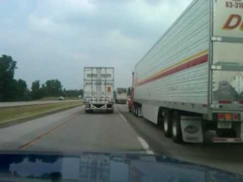 Nasty truck drivers in a freeway! - YouTube