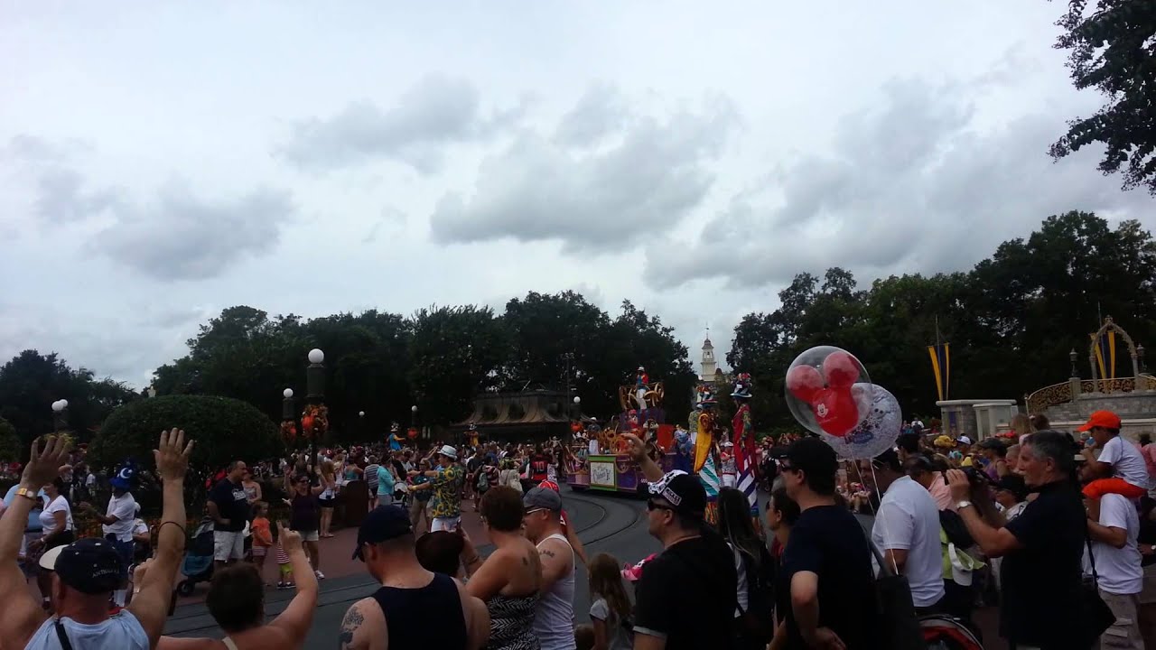 Disney Dance party parade Oct 2014 - YouTube