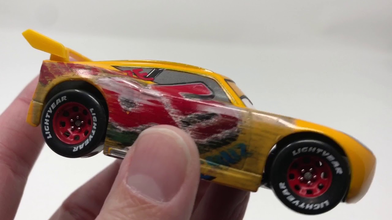Disney Cars- Cars 3 Track Damage Cruz Ramirez Diecast Car disney pixar ...