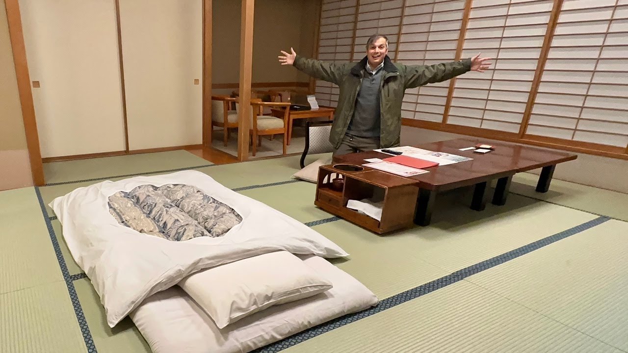 Japanese Traditional Inn “Ryokan” Stay | Tatami Room Experience - YouTube