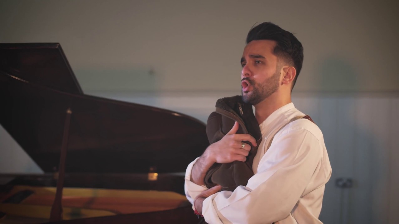La Boheme: The Coat Aria (Neil Balfour) - YouTube