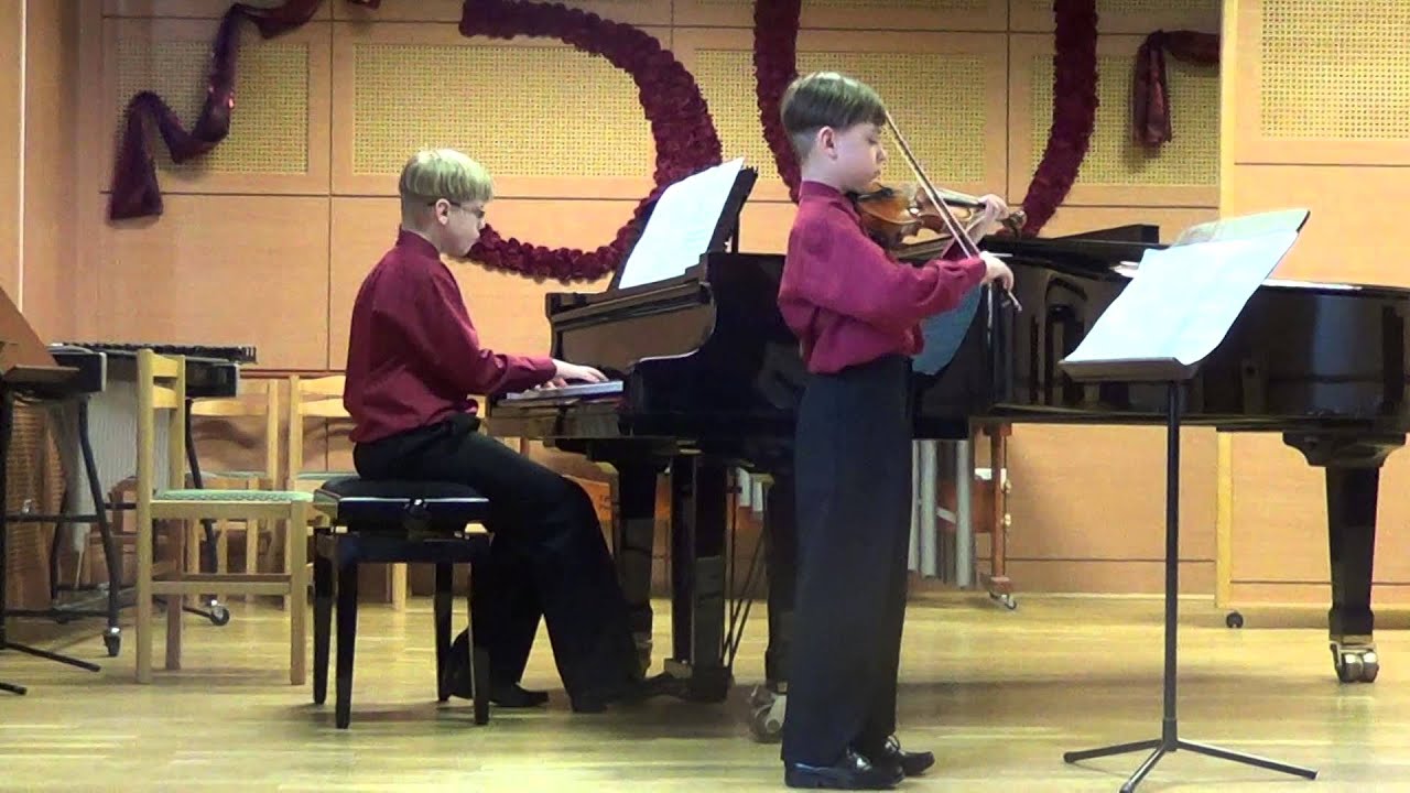 Corelli: Sarabande és Gigue - YouTube