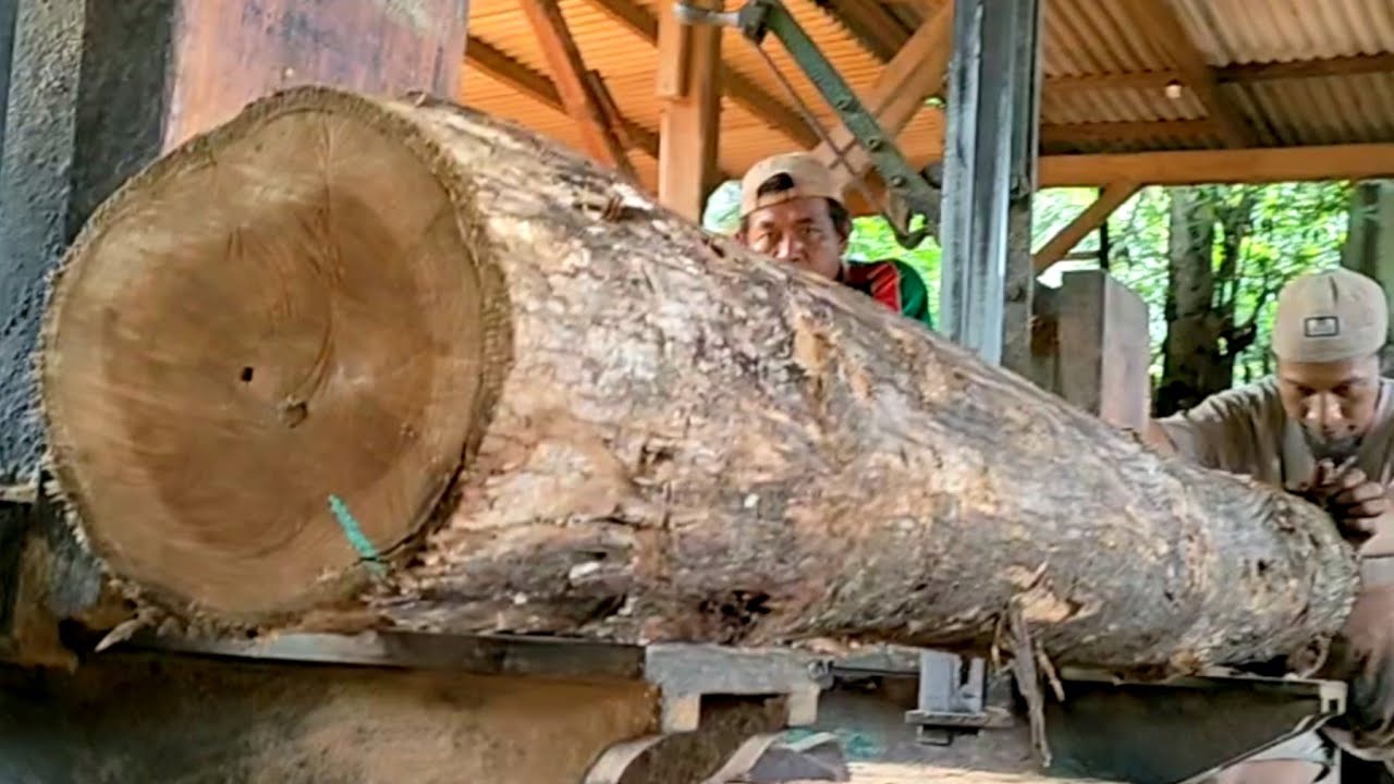 Cutting wood into precise blocks - YouTube
