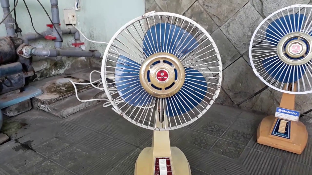 1980's Sanyo 9" Oscillating Desk Fan ( Before Restoration ) - YouTube