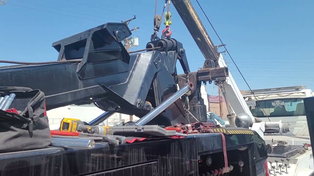 Fixing trucks on a Sunday - YouTube