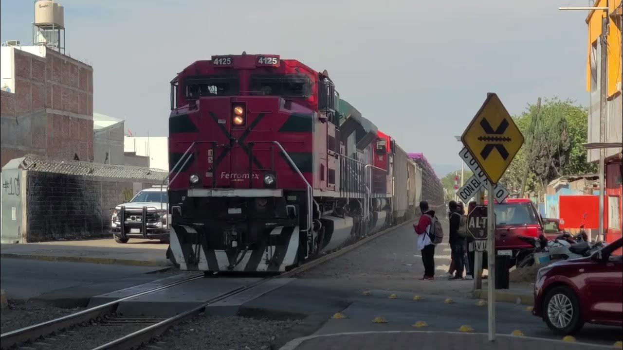Ferromex 4125 y 4013 SD70ACe's saliendo de Irapuato con el Directo Irapuato-Guadalajara - YouTube