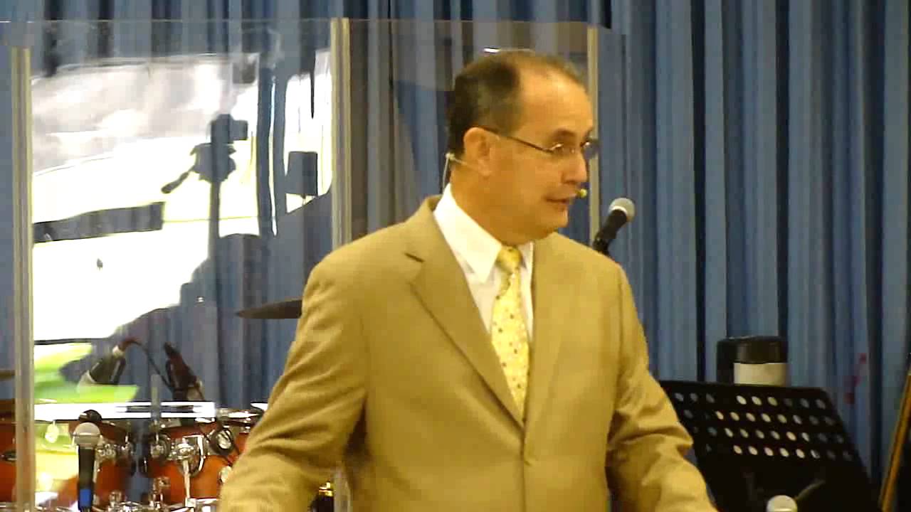 MOISES ROMAN PREDICA SOBRE EL ESPIRITU SANTO- 6-17-2013 PARTE 1/4 - YouTube
