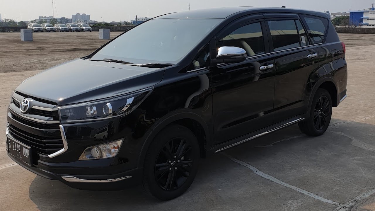 Toyota Innova Venturer 2.4 Diesel 2020 review and Test Drive | Wills ...